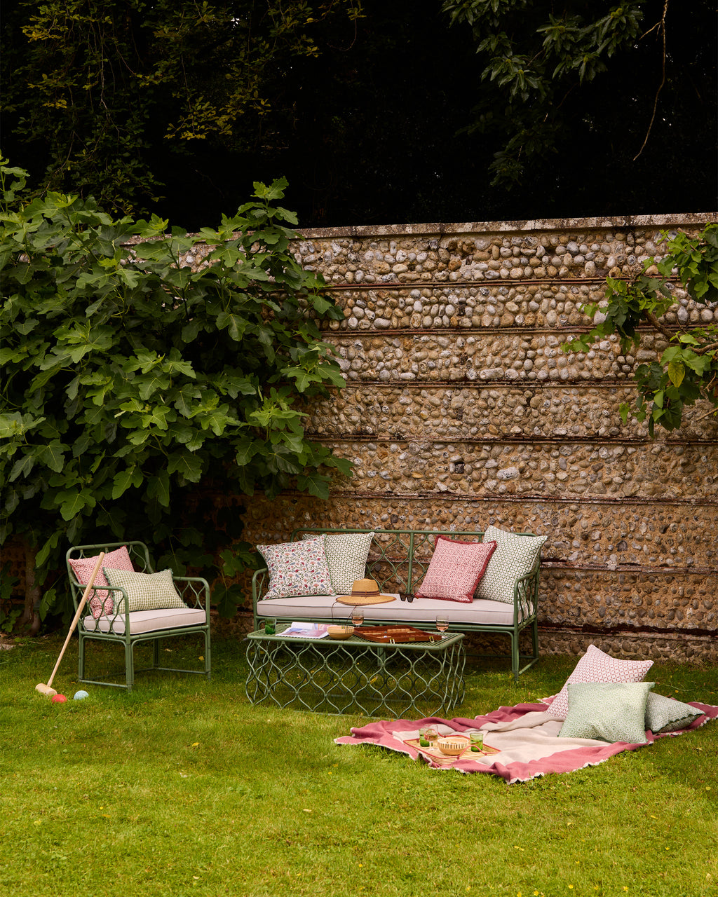 Curato Garden Sofa in Green – Weatherproof Outdoor Seating by Birdie ...